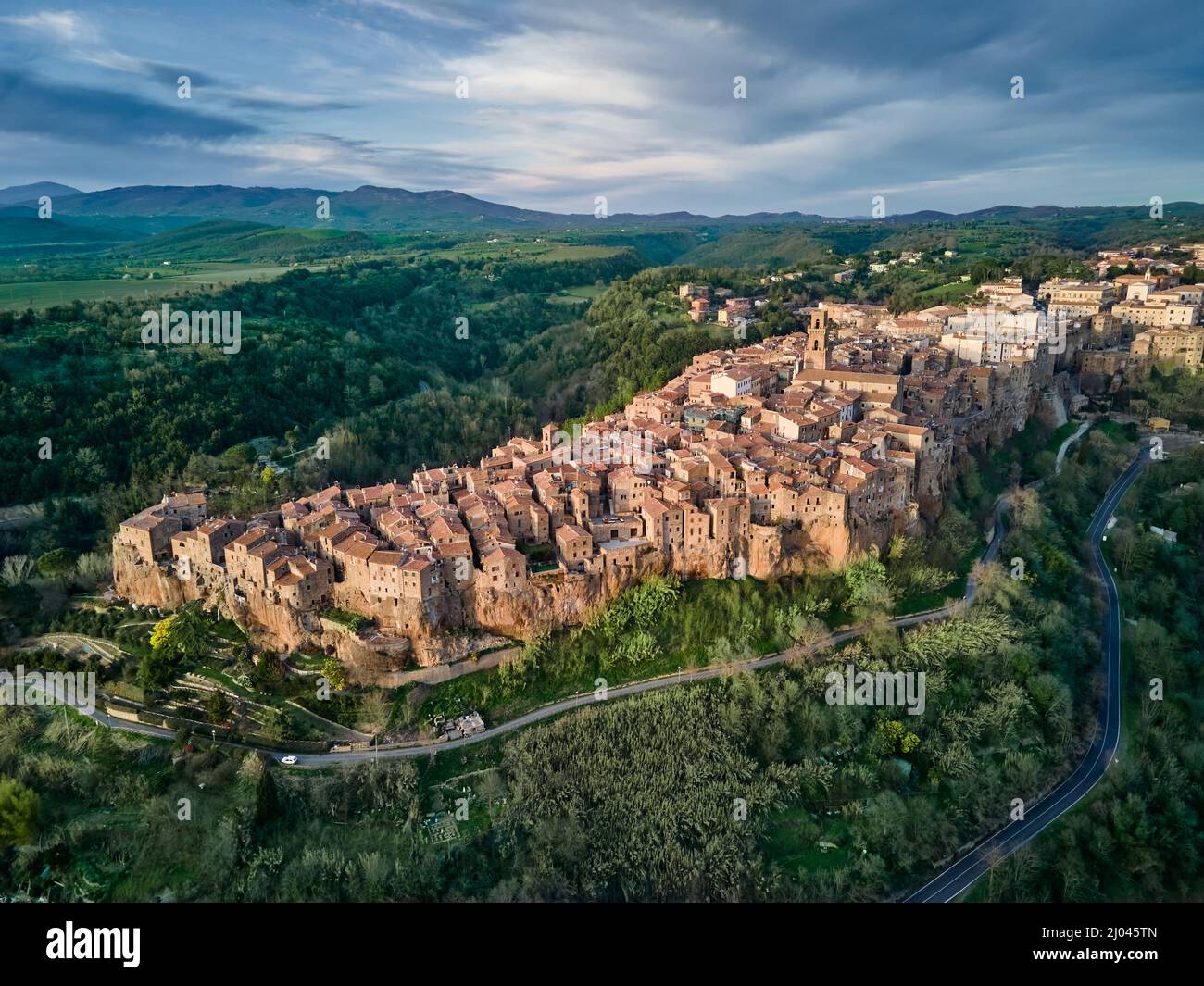 Pitigliano tuscany aerial view medieval hi-res stock photography and ...