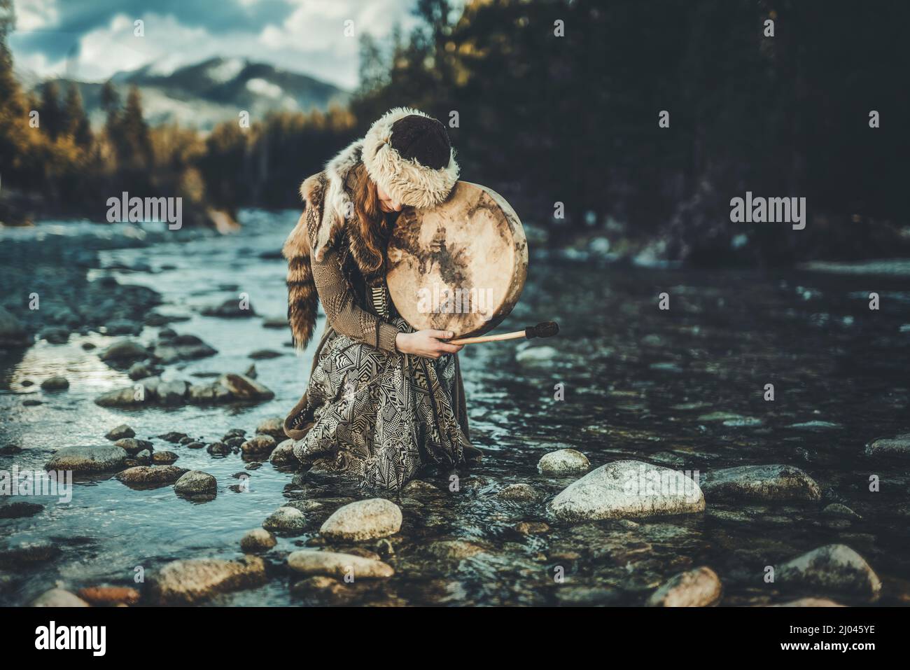 Native american water drum hi-res stock photography and images - Alamy