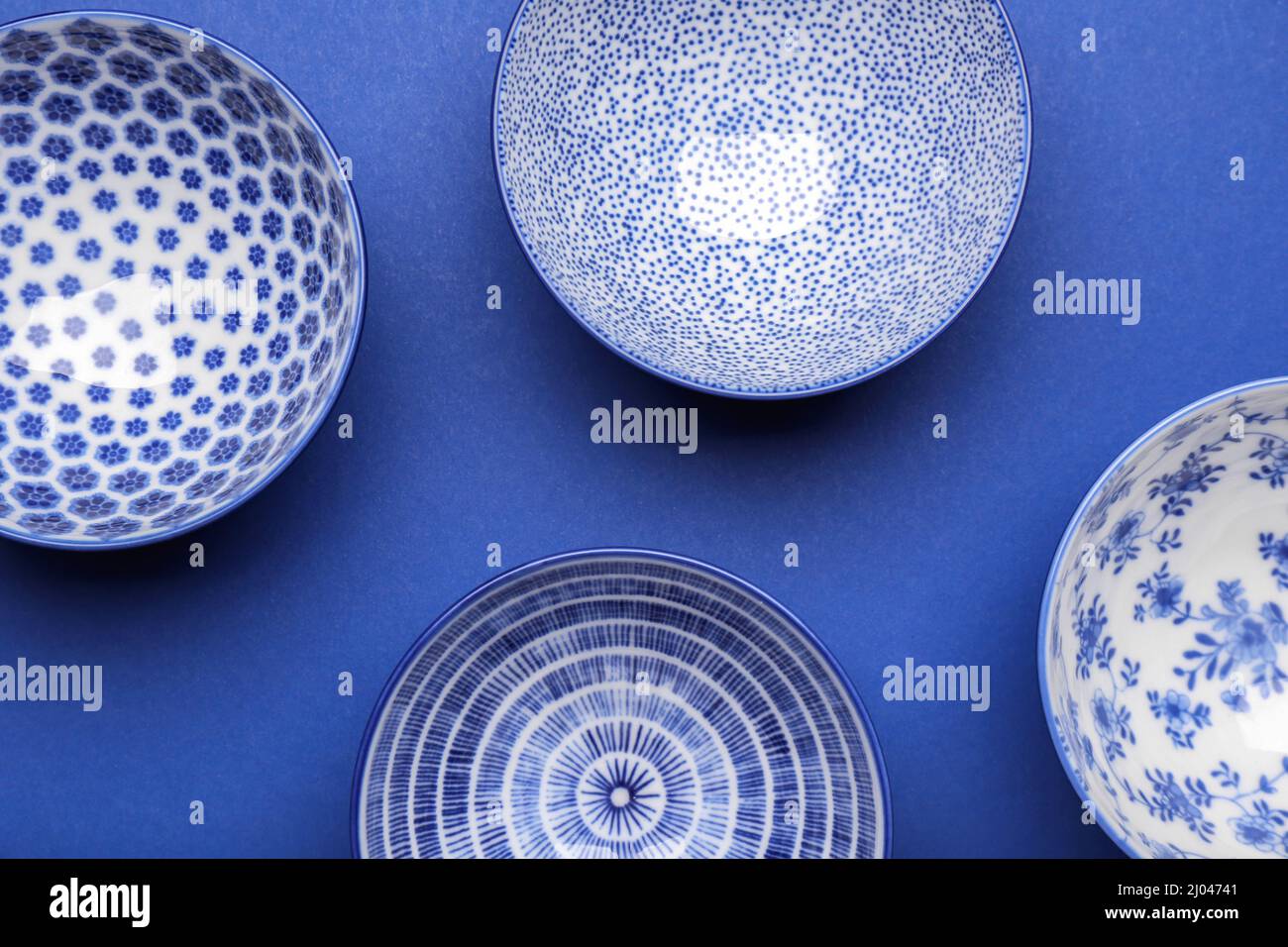 Ancient chinese bowls hi-res stock photography and images - Alamy