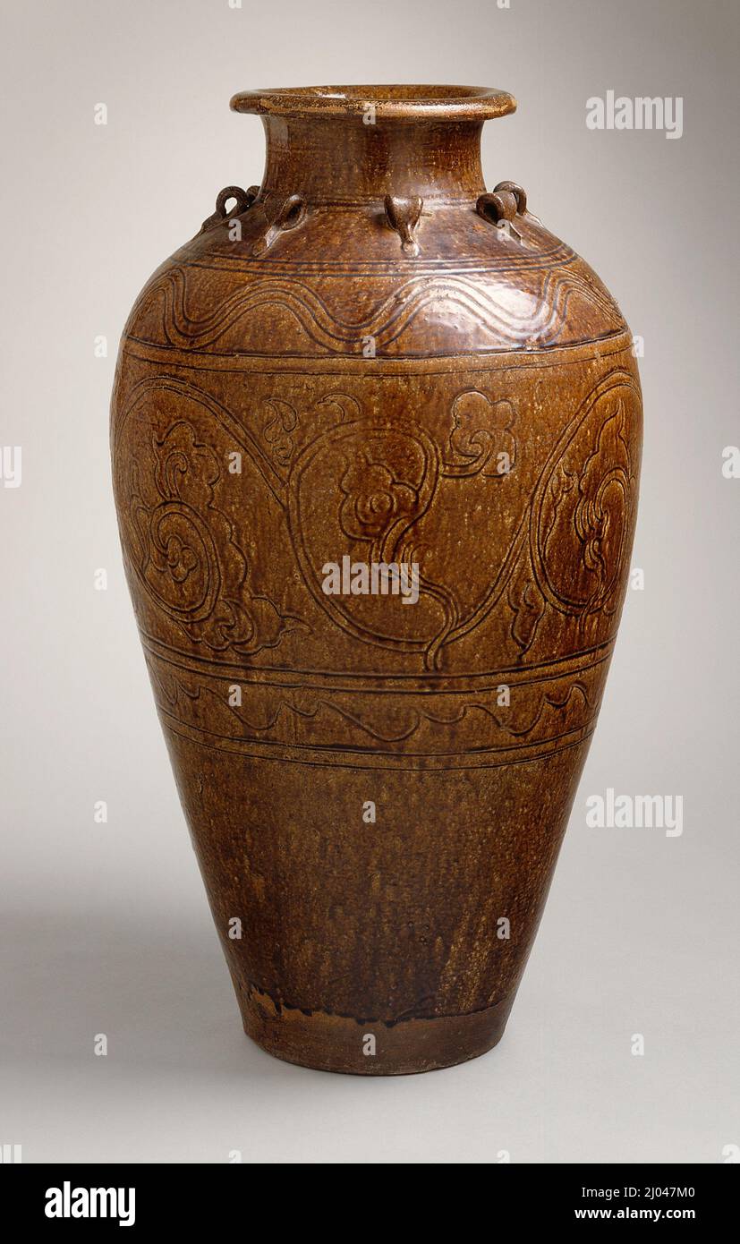 Martaban jar hi-res stock photography and images - Alamy