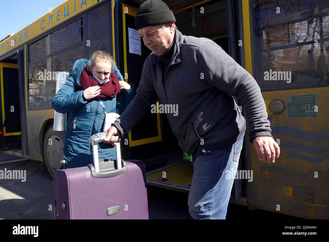 Non Exclusive: ODESA, UKRAINE - MARCH 16, 2022 - Residents of frontline ...