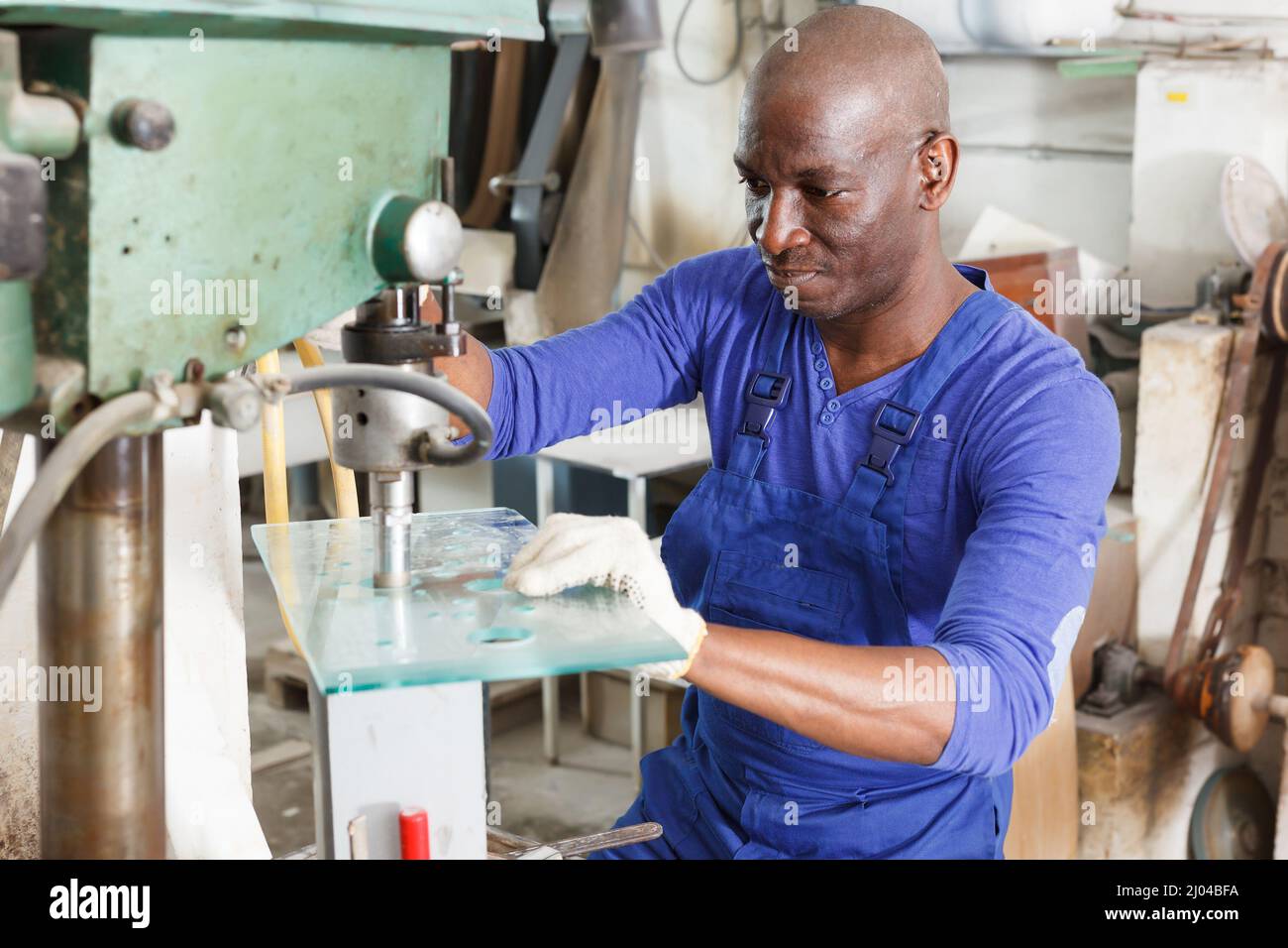 Portrait happy african american craftsman hi-res stock photography and ...