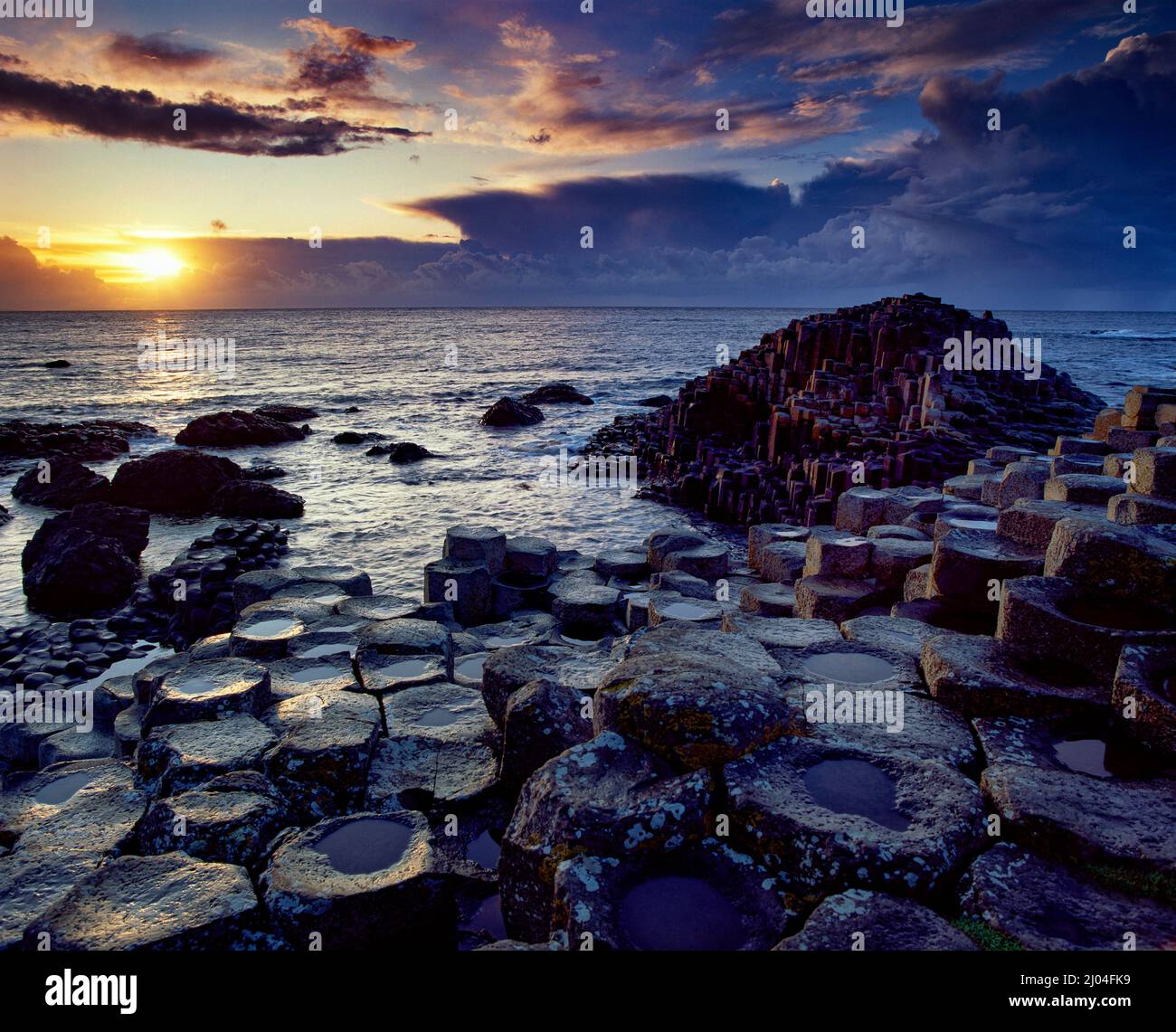 Sunset at giants causeway causeway coast north county antrim nor hi-res ...