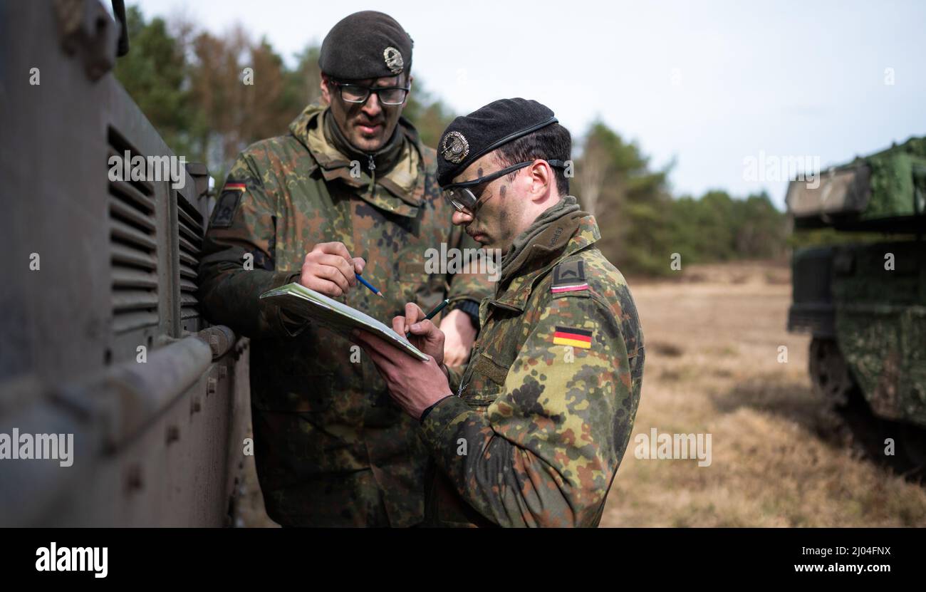 Munster, Germany. 16th Mar, 2022. Two tank commanders from Bundeswehr ...
