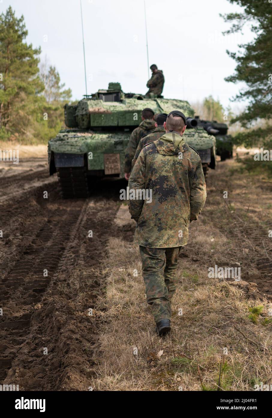 Munster, Germany. 16th Mar, 2022. Soldiers from Bundeswehr Training ...