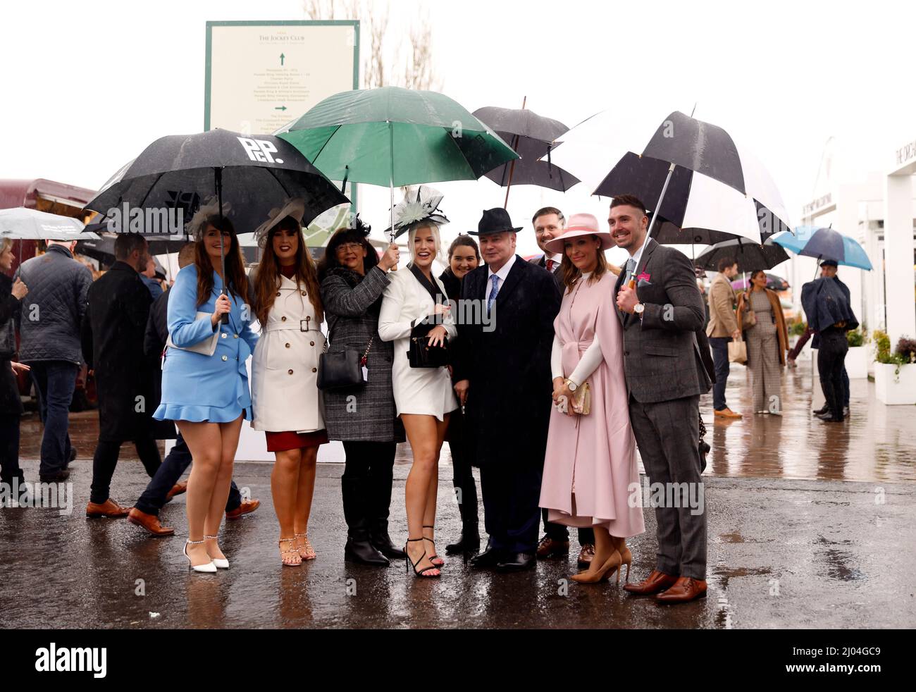 GB News Breakfast show presenters Eamonn Holmes and Isabel Webster pose ...