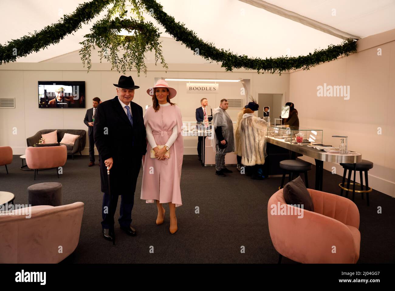 GB News Breakfast show presenters Eamonn Holmes and Isabel Webster ...
