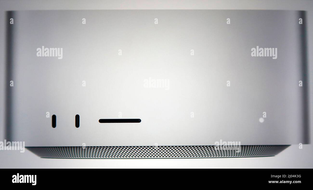 Apple Mac Studio Stock Photo - Alamy