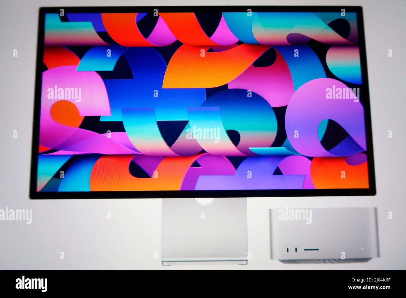 Studio monitor hi-res stock photography and images - Alamy