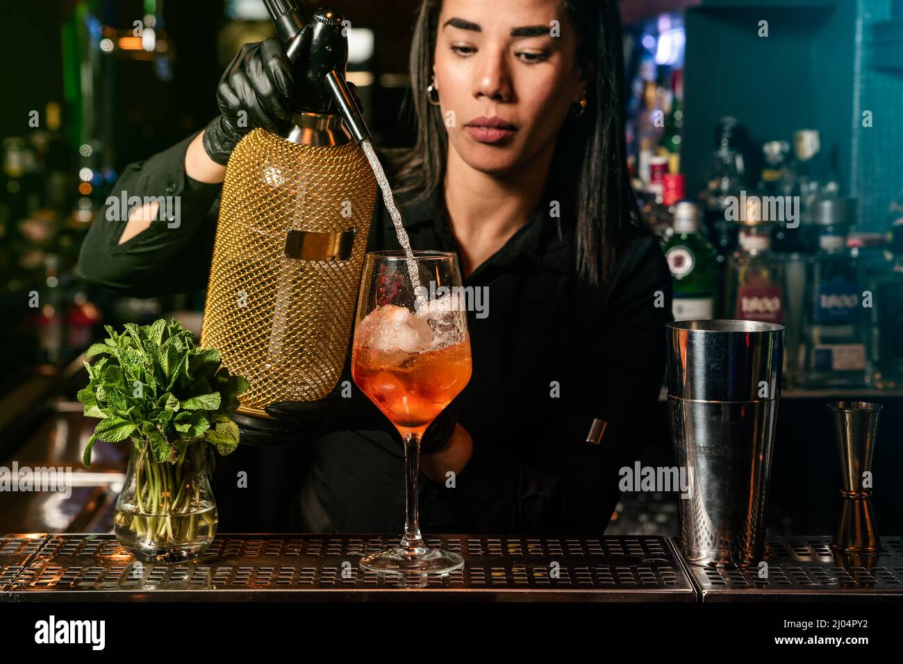 The bar x restaurant hi-res stock photography and images - Alamy
