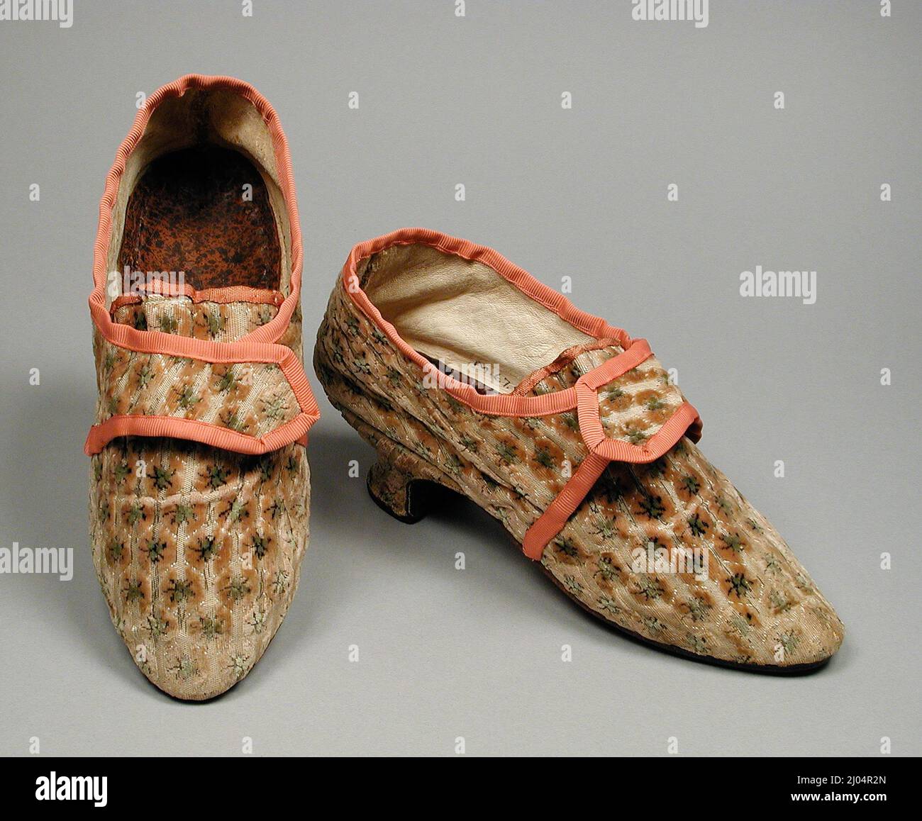 Circa 1765 costumes hi-res stock photography and images - Alamy