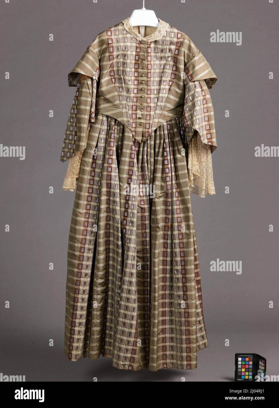 Womans bodice hi-res stock photography and images - Alamy