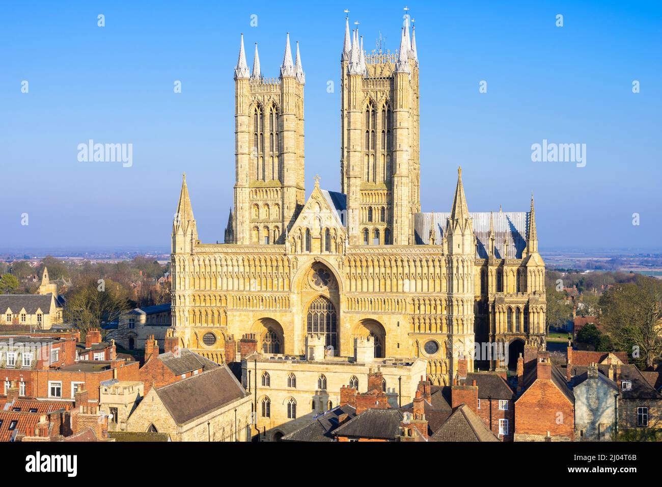 West front of lincoln cathedral hi-res stock photography and images - Alamy