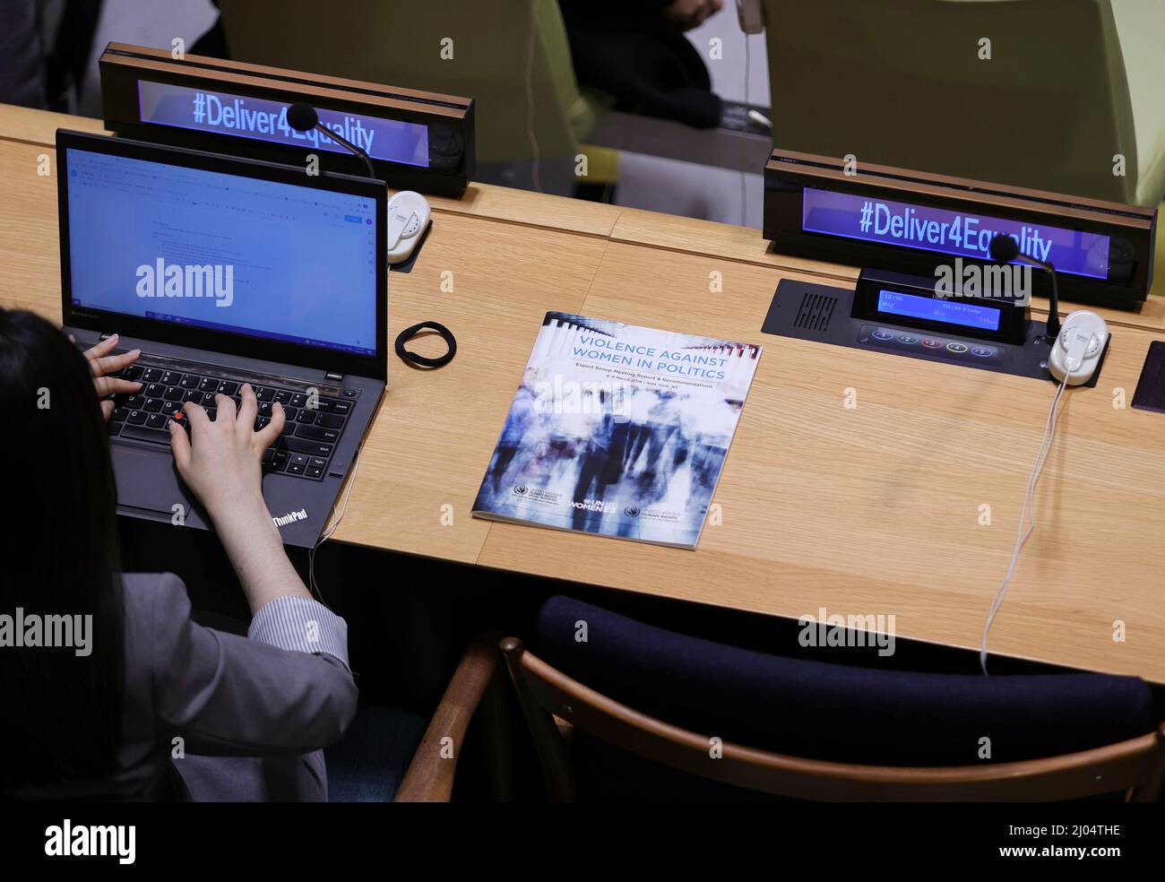 Un ending hi-res stock photography and images - Alamy