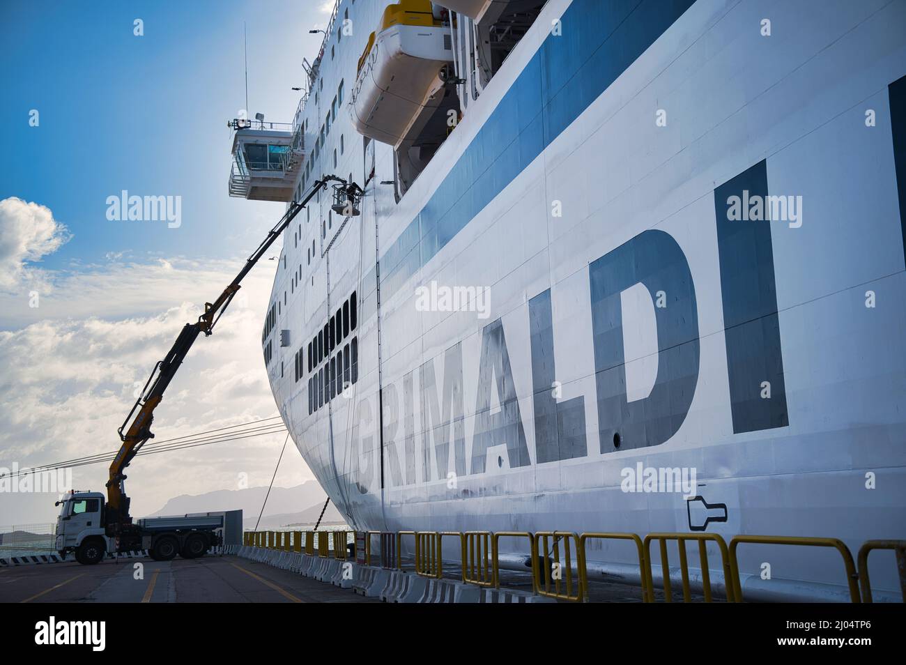 Grimaldi ship hi-res stock photography and images - Alamy