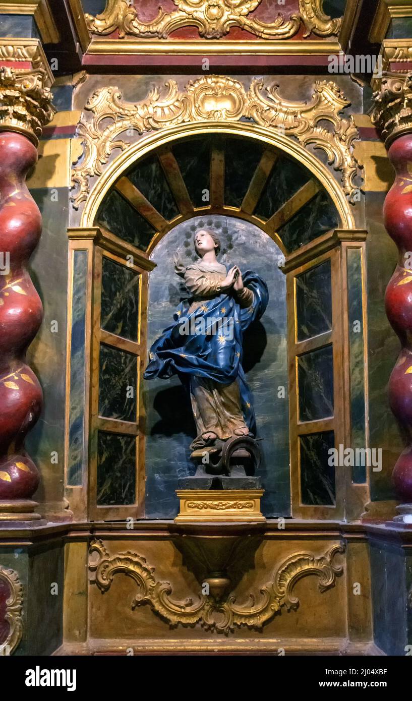 Retablo rococo de la antigua capilla de San Ignacio de Loyola con la ...