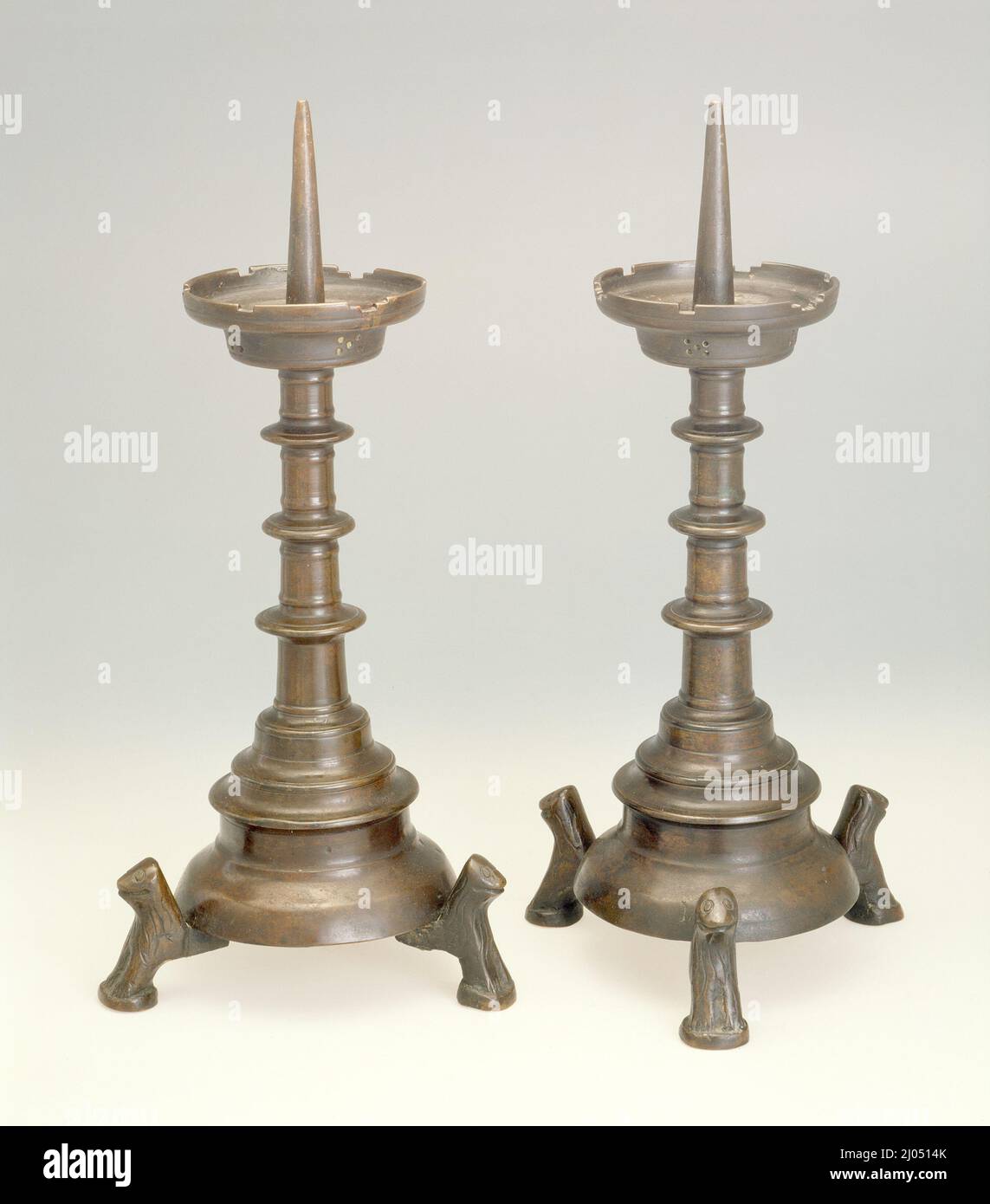 End of the 14th century furnishings hi-res stock photography and images ...