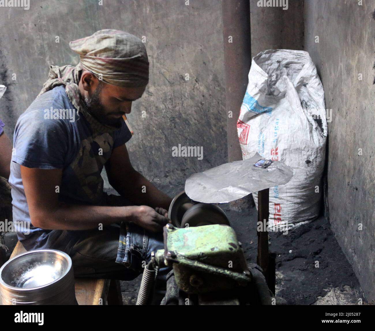 Dust environment hi-res stock photography and images - Alamy