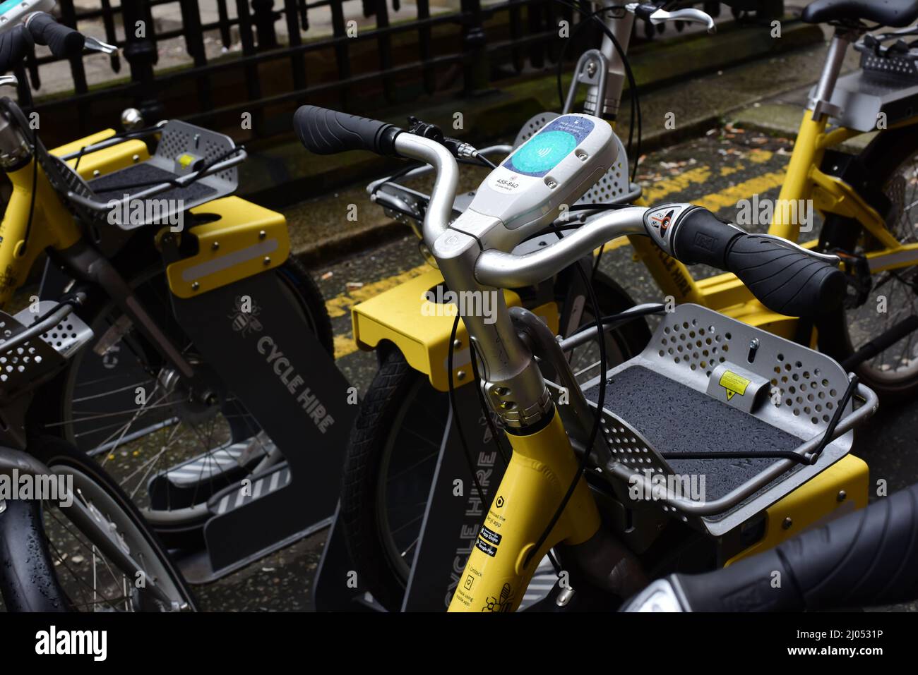 Manchester bee network hi-res stock photography and images - Alamy