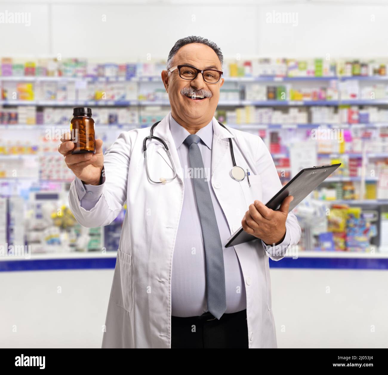 Pharmacy counter hi-res stock photography and images - Alamy