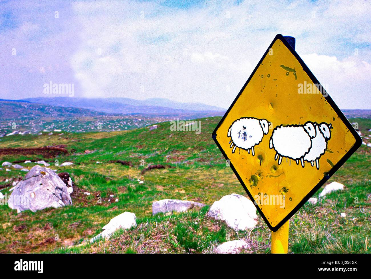 Donegal road sign hi-res stock photography and images - Alamy