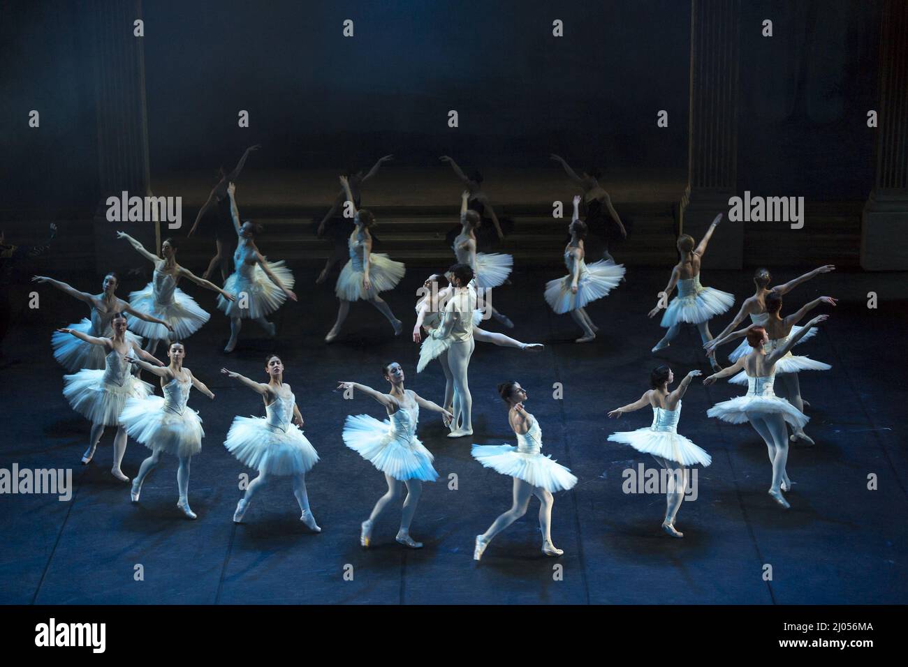 Ballet alignment hi-res stock photography and images - Alamy