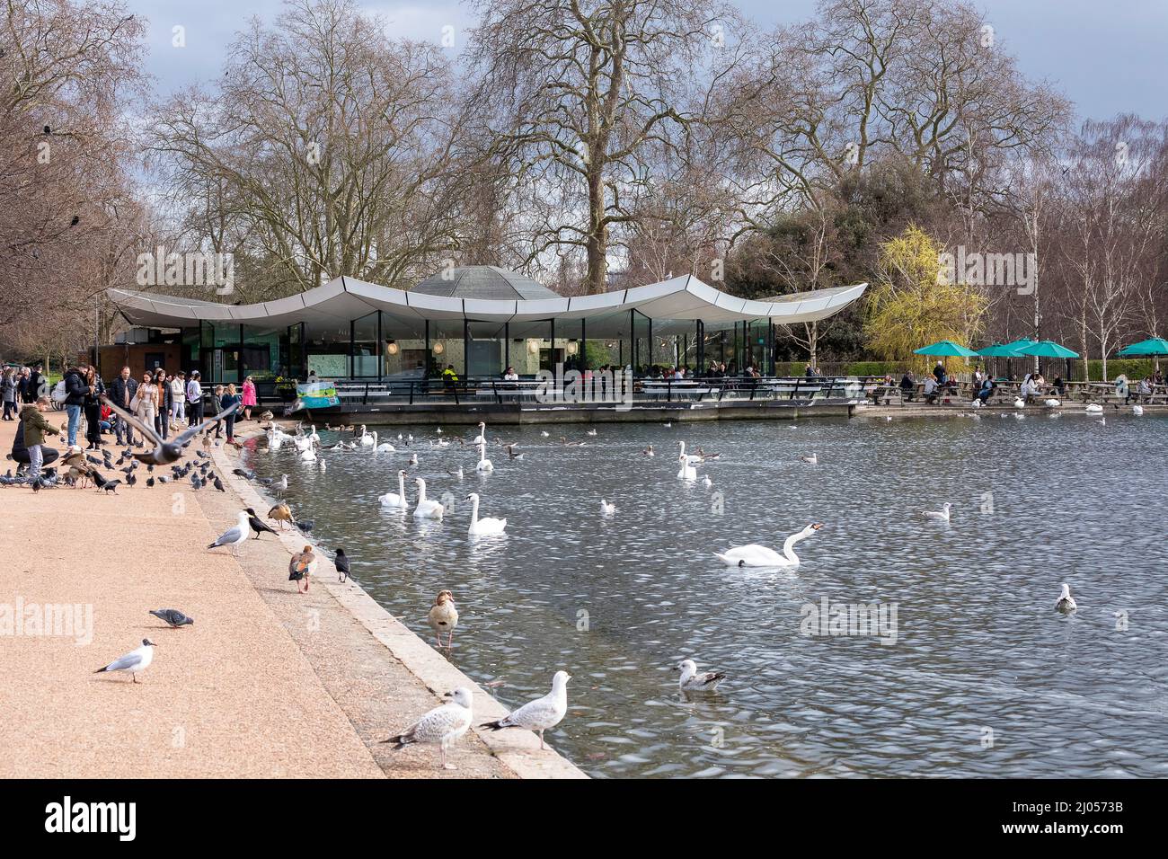 The serpentine lido hi-res stock photography and images - Alamy