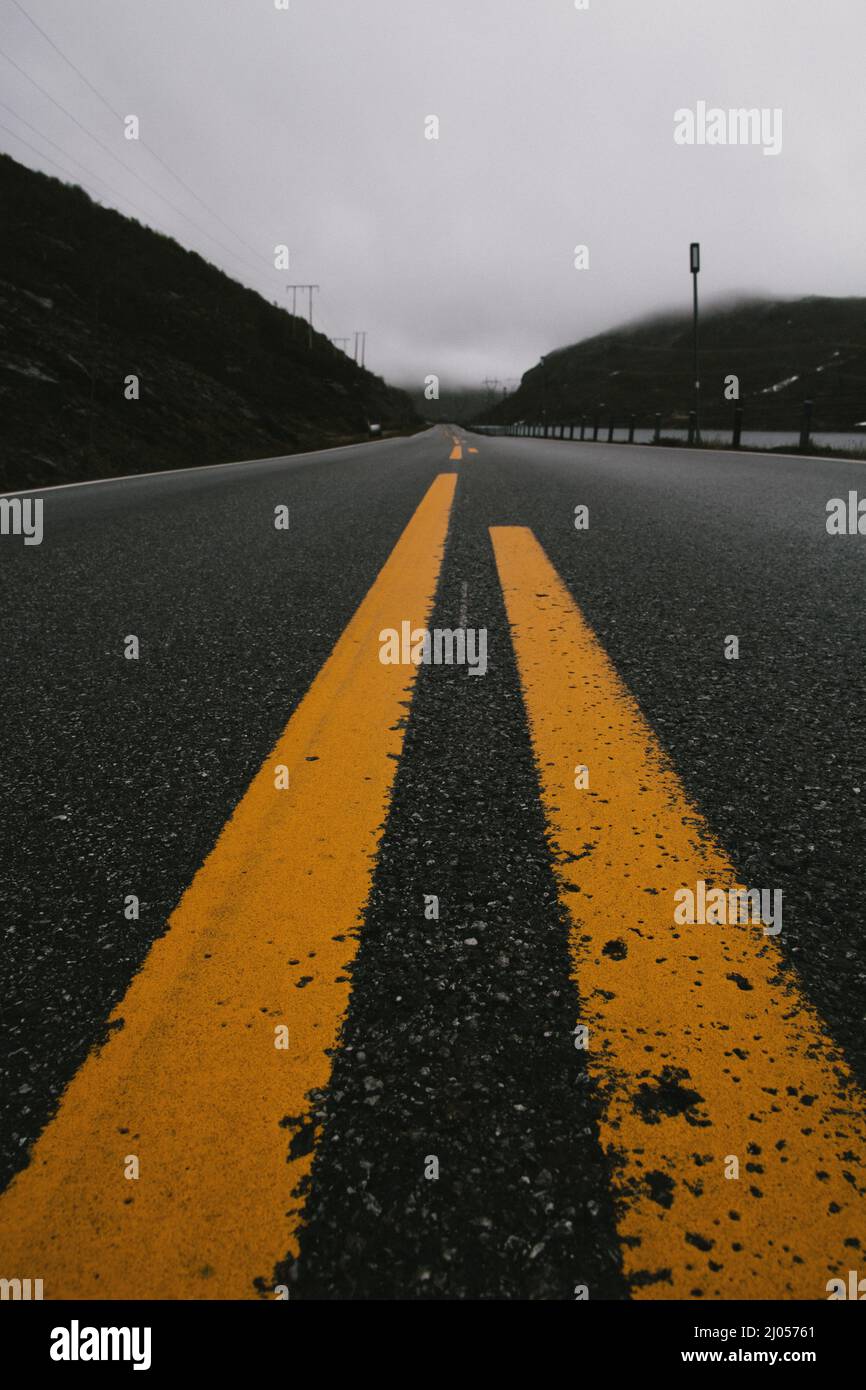 Yellow ground lining hi-res stock photography and images - Alamy