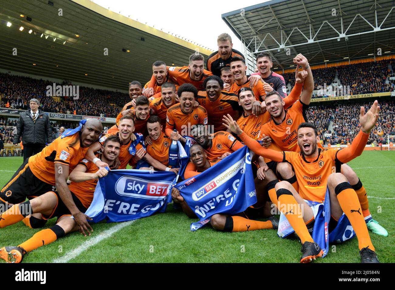 Wolves footballers hi-res stock photography and images - Alamy