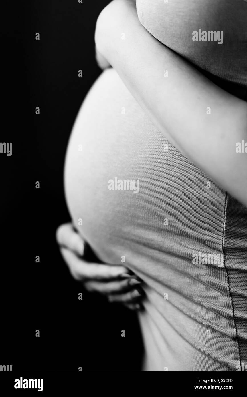 27 weeks pregnant hi-res stock photography and images - Alamy