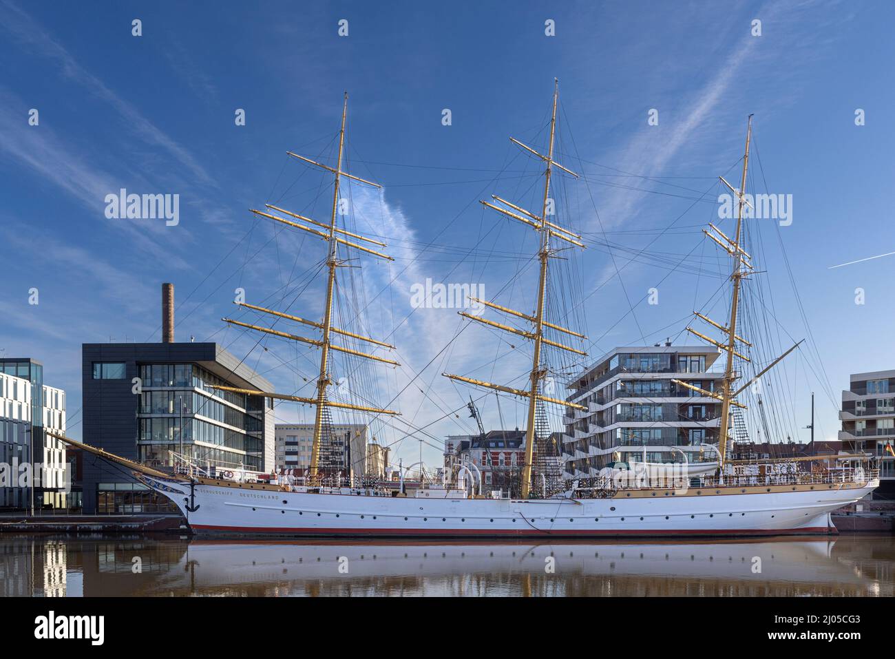 Bremerhaven dock hi-res stock photography and images - Alamy