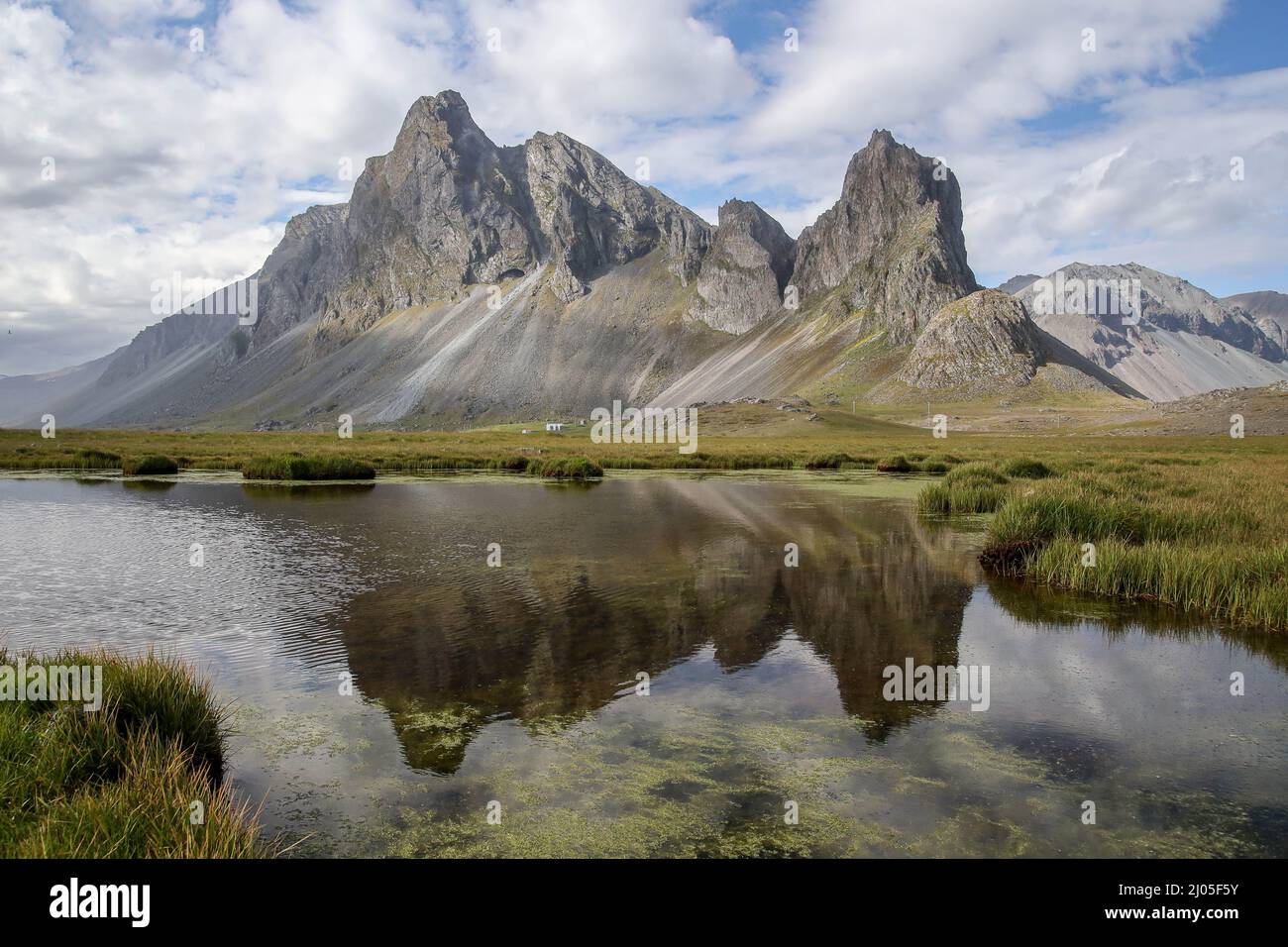 Peaky mountains hi-res stock photography and images - Alamy