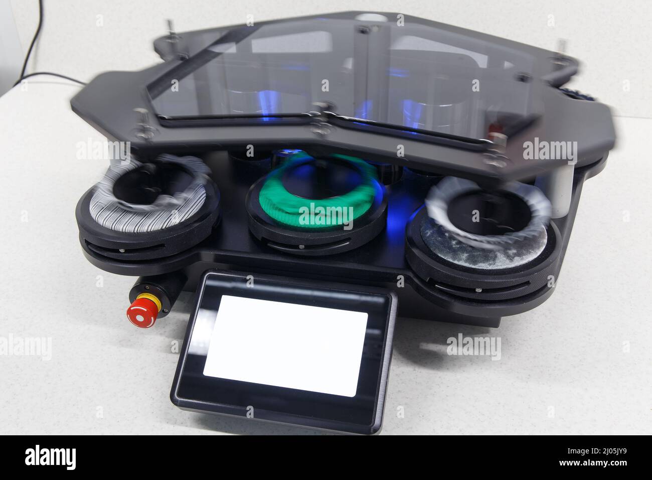 The device for determining the resistance of fabrics to mechanical wear ...