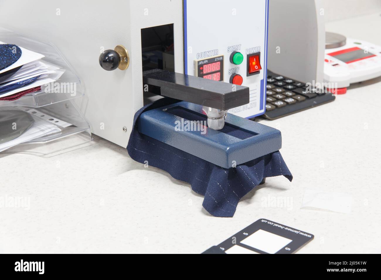 The device for determining the resistance of fabrics to mechanical wear ...