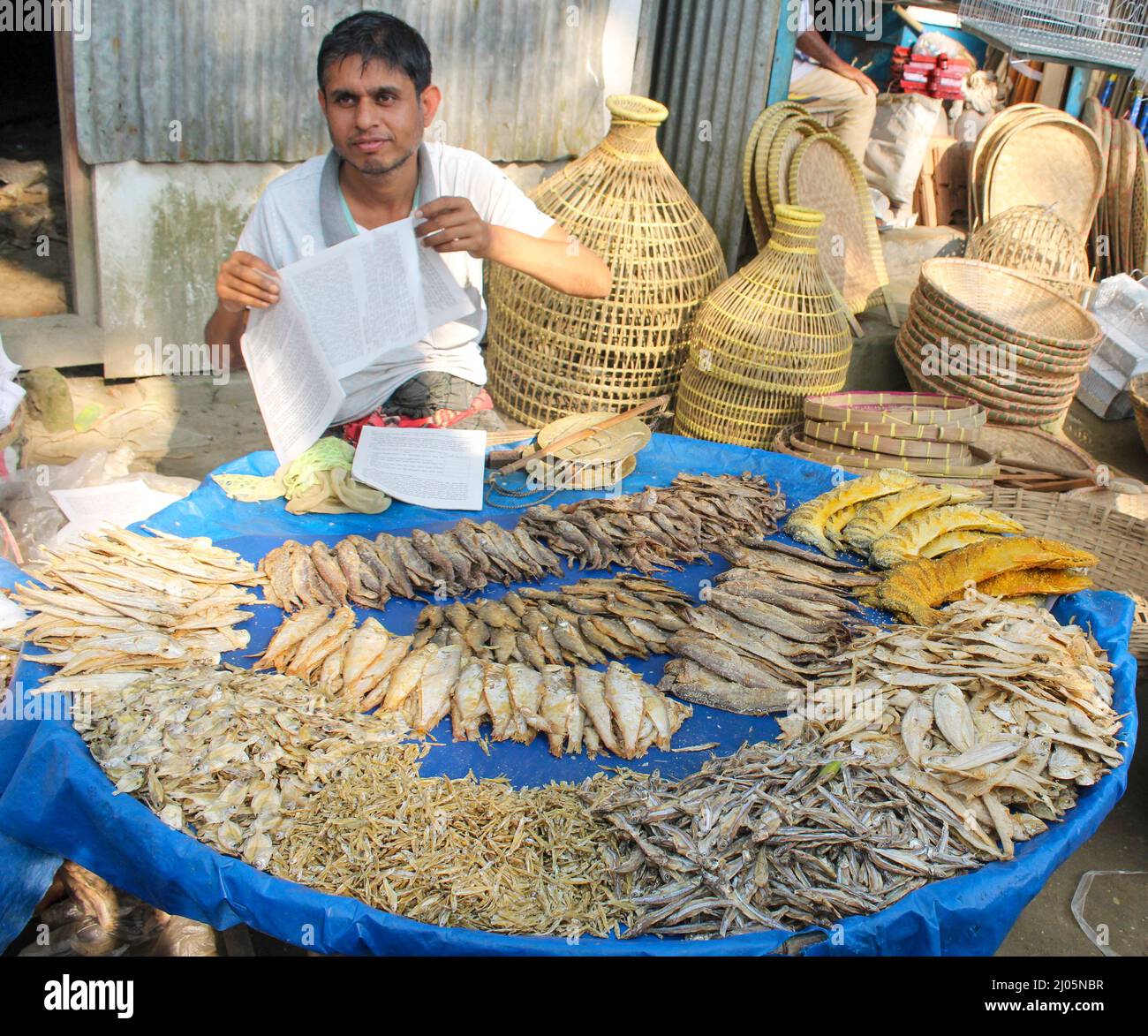 Fishing system of bangladesh hi-res stock photography and images - Alamy