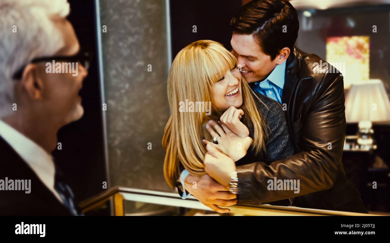 USA. Steve Howey and Kate Hudson in a scene from the (C)Twentieth ...