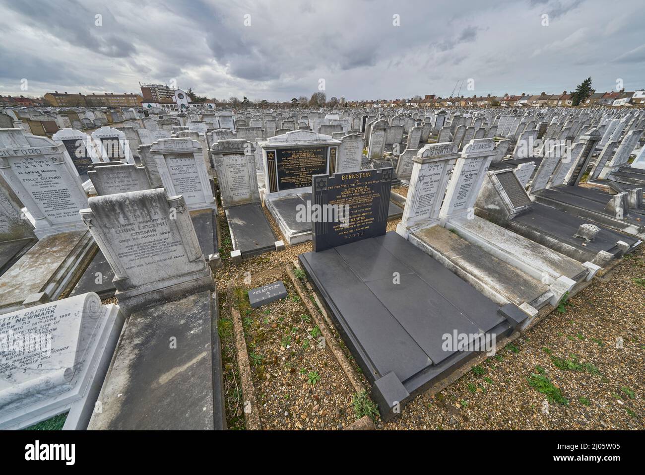 East ham Jewish cemetery Stock Photo - Alamy