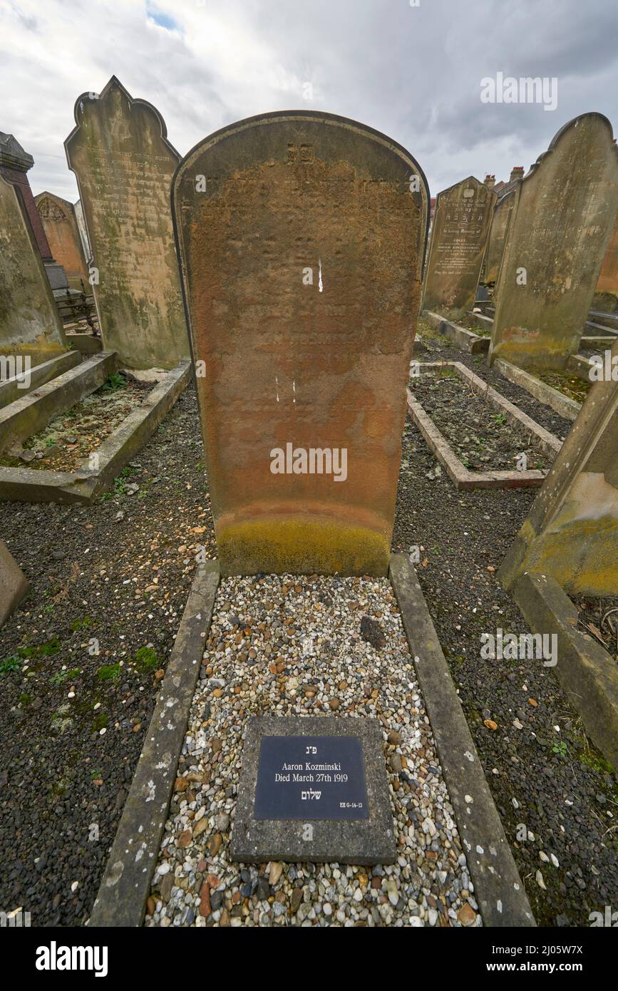 aaron kominksi grave "jack the ripper" east ham Stock Photo - Alamy