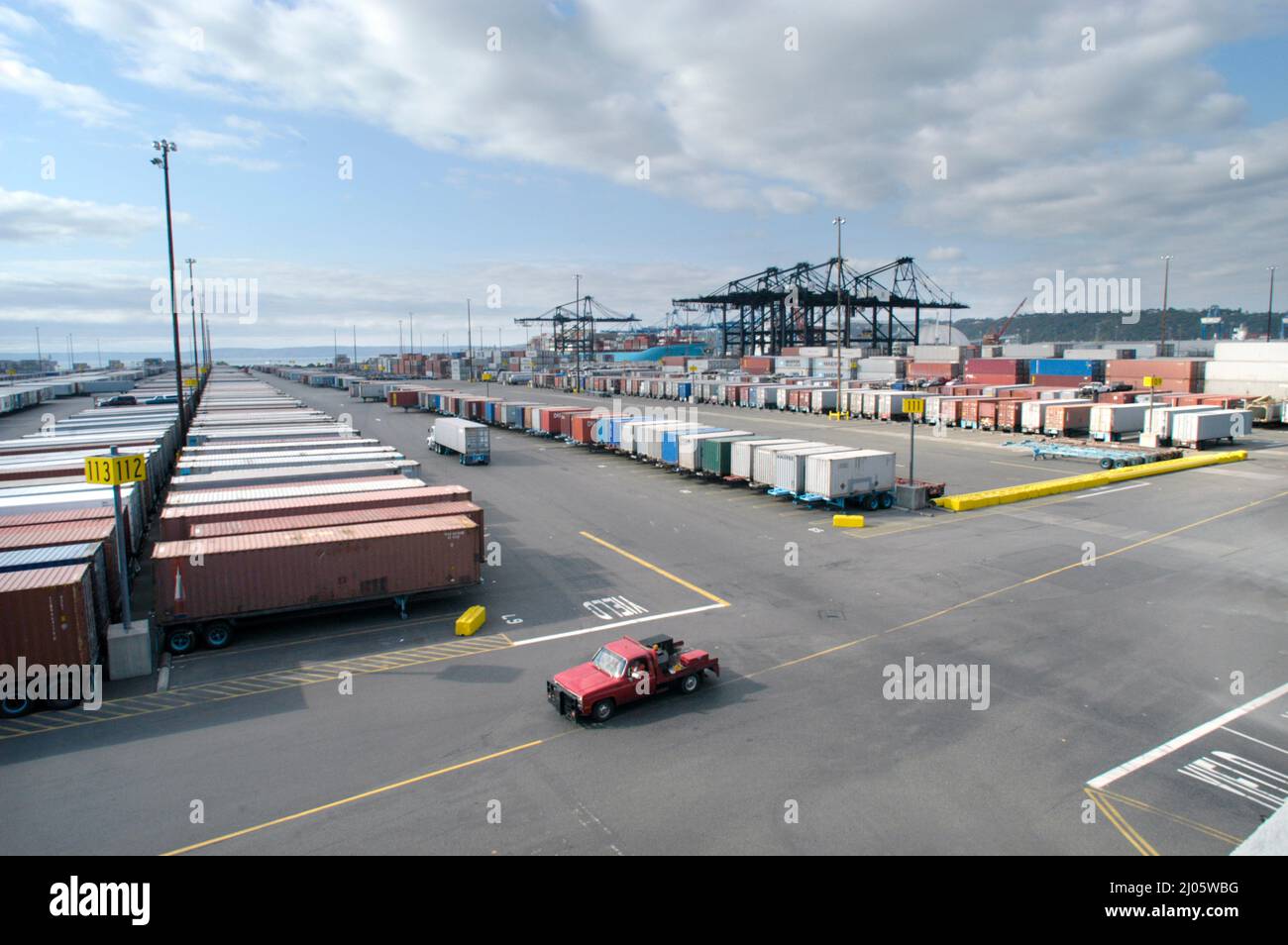 Shipping containers with imports and exports to the world from USA vis ...