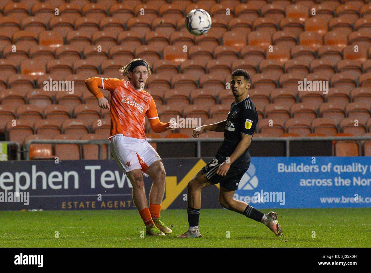 Josh Bowler #11 of Blackpool crosses the ball Stock Photo - Alamy