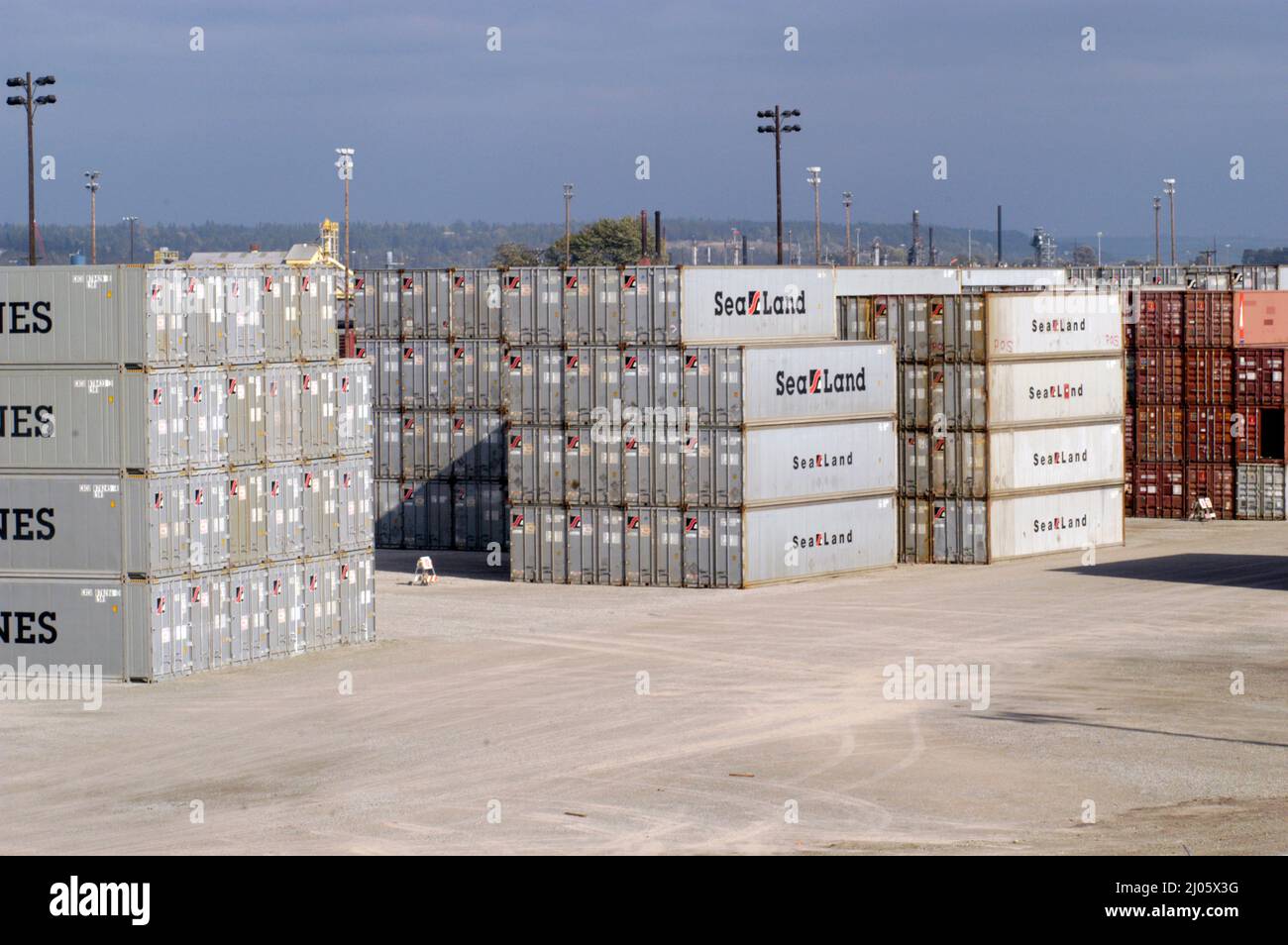 Shipping containers with imports and exports to the world from USA vis ...