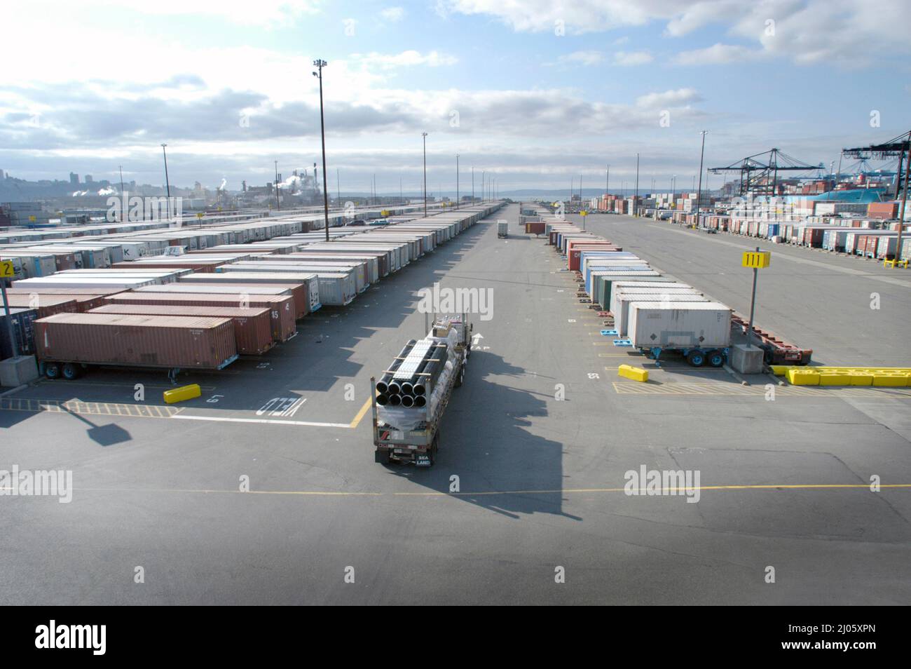 Shipping containers with imports and exports to the world from USA vis ...