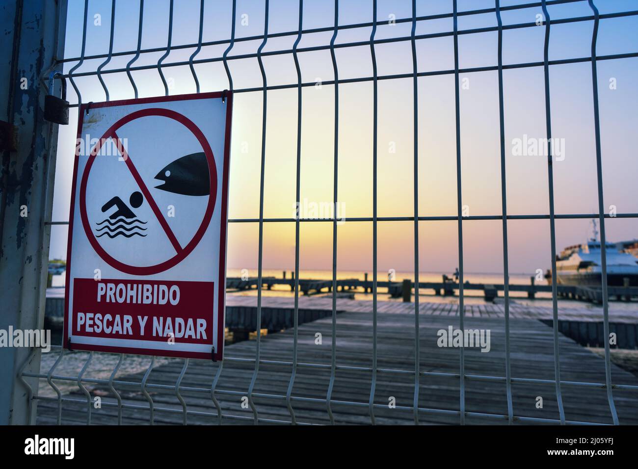 No fishing and swimming sign at the dock Stock Photo - Alamy