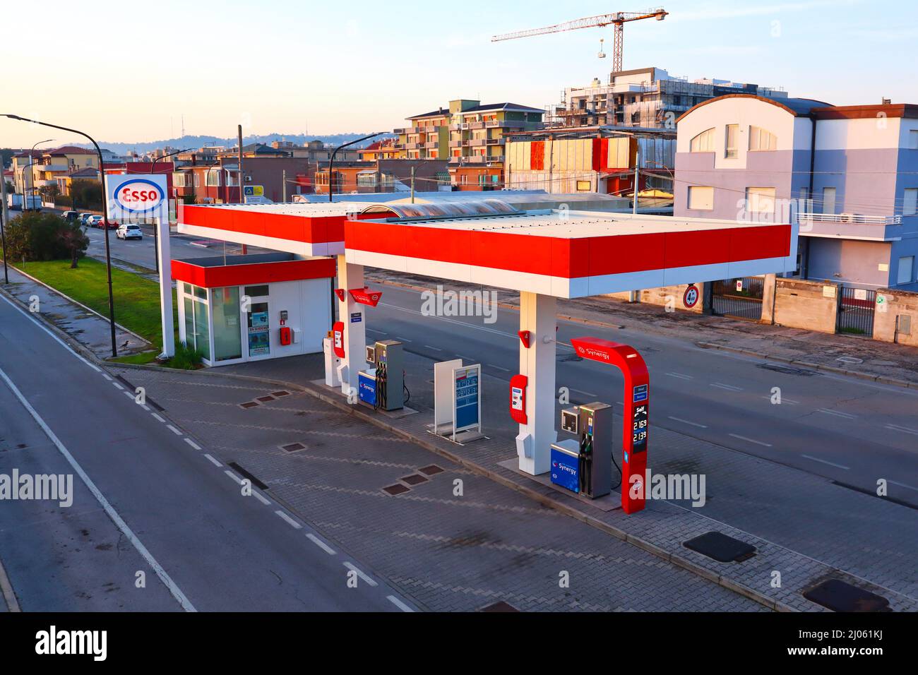 Self service esso gas station hi-res stock photography and images - Alamy