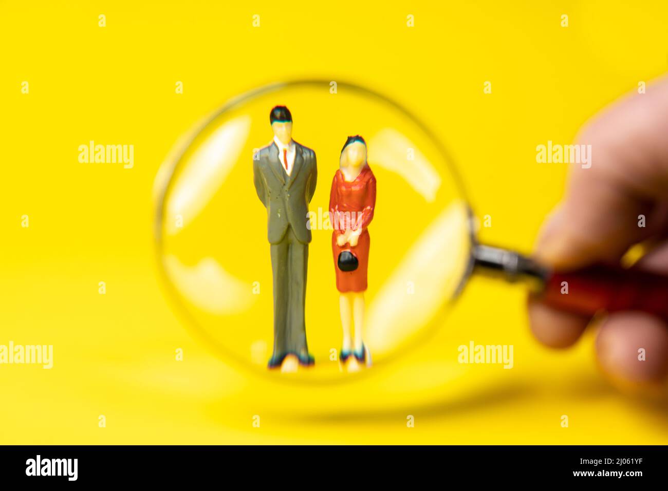 Eye magnify glass hi-res stock photography and images - Alamy