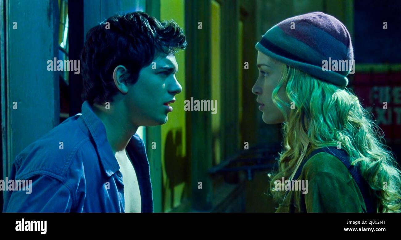 USA. Piper Perabo and Adam Garcia in a scene from the (C)Buena Vista ...