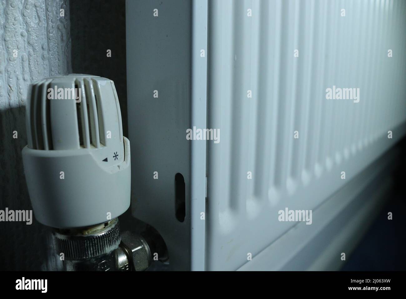 A cold winter - A radiator dial set on it's coldest setting Stock Photo ...