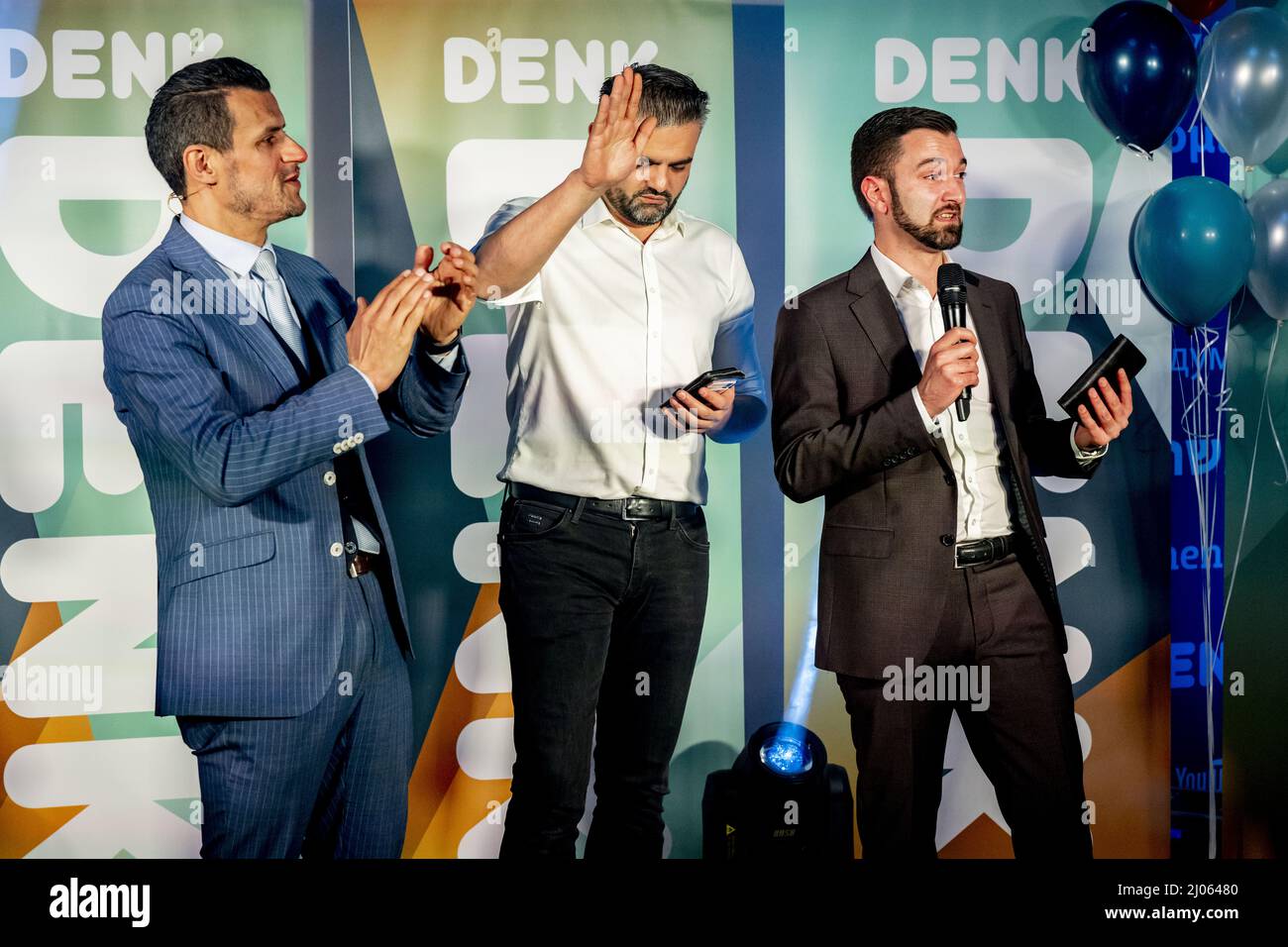 ROTTERDAM - DENK-lijsttrekker Farid Azarkan , Stephan van Baarle en ... ROTTERDAM - DENK-lijsttrekker Farid Azarkan , Stephan van Baarle en ...