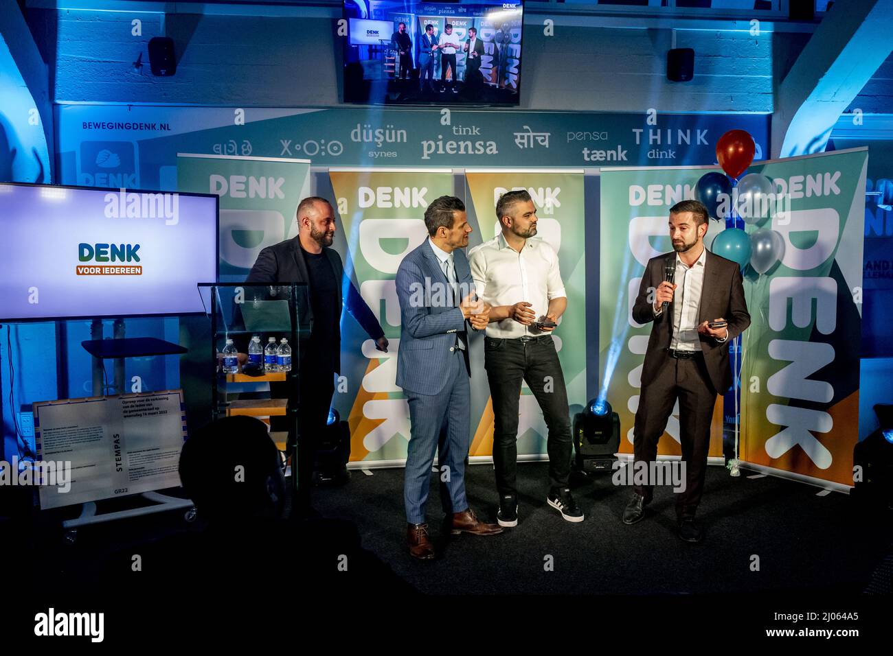 ROTTERDAM - DENK-lijsttrekker Farid Azarkan , Stephan van Baarle en ... ROTTERDAM - DENK-lijsttrekker Farid Azarkan , Stephan van Baarle en ...