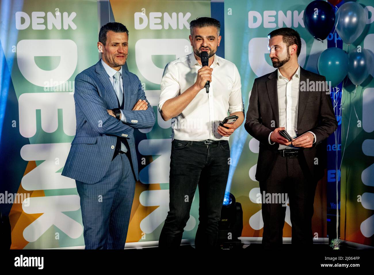 ROTTERDAM - DENK-lijsttrekker Farid Azarkan , Stephan van Baarle en ... ROTTERDAM - DENK-lijsttrekker Farid Azarkan , Stephan van Baarle en ...